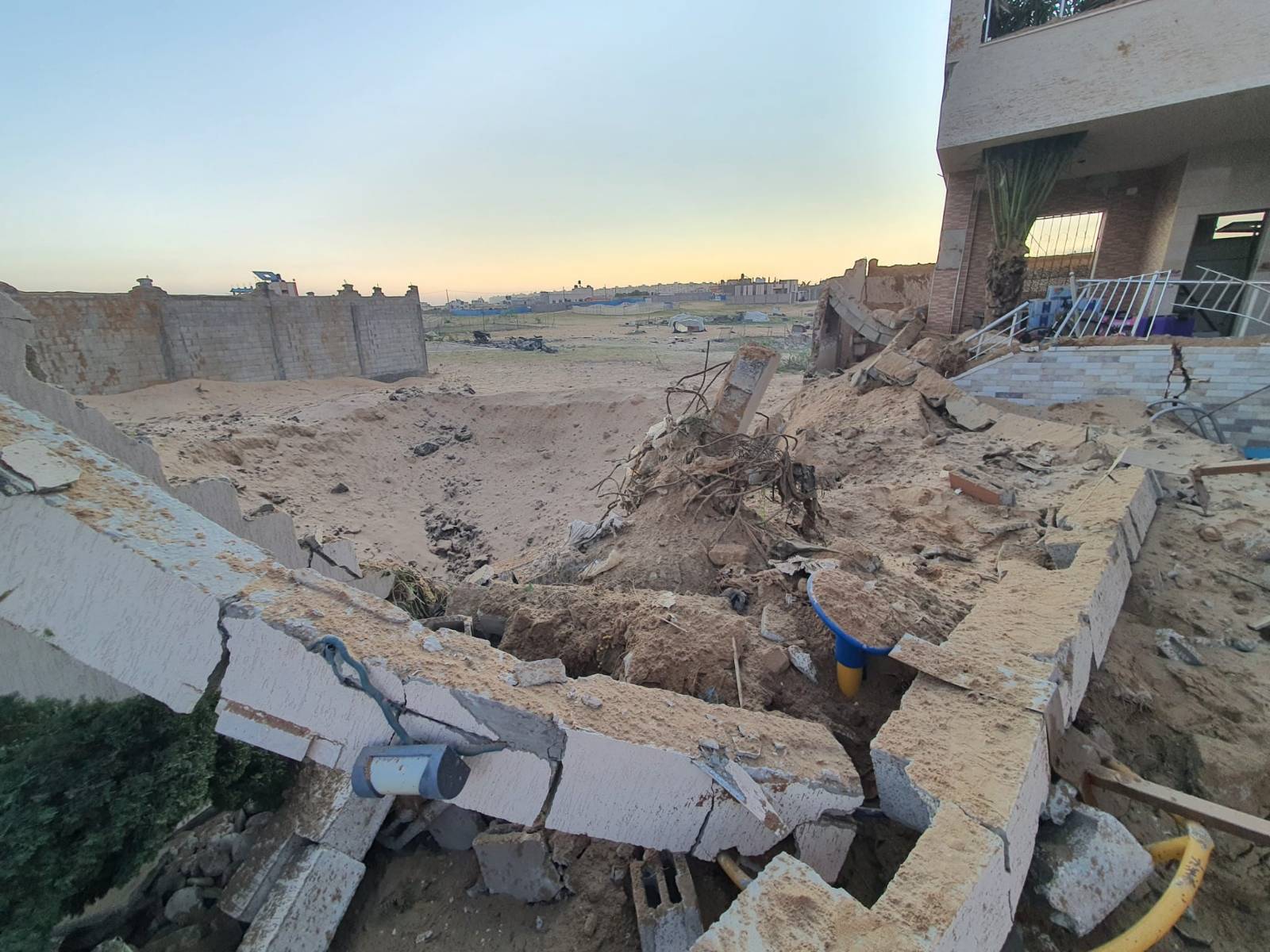 British Doctor Bombed in Gaza by Israeli Planes Fitted with UK-Made ...