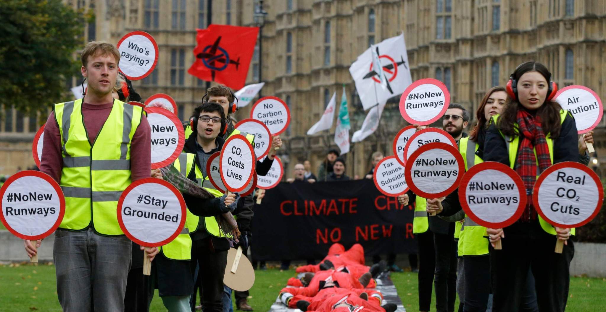 Climate Groups Demand Gatwick and Luton Airport Expansion Decision is ...